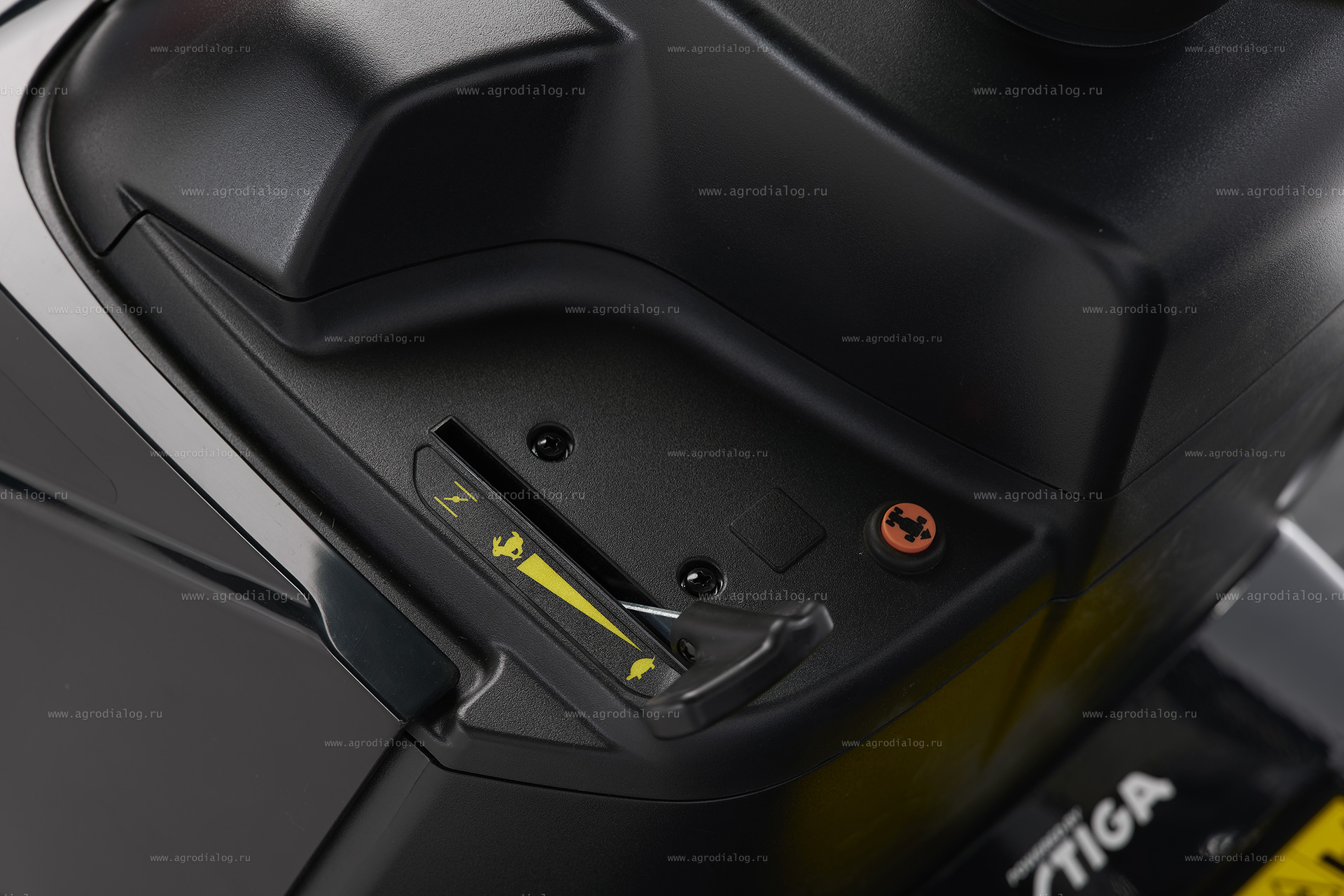 Садовый трактор Alpina AT3 98 A – купить по цене 215 000 ₽ с доставкой ...