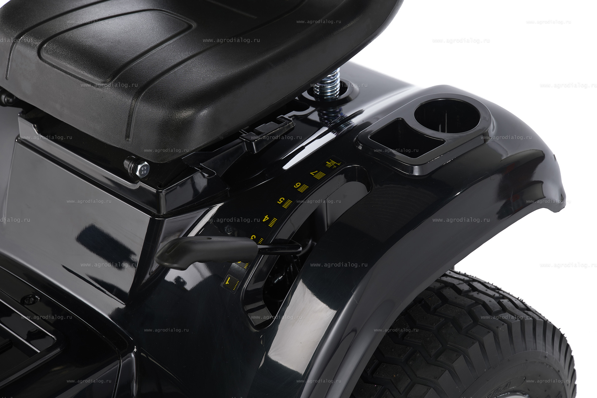 Садовый трактор Alpina AT3 98 A – купить по цене 215 000 ₽ с доставкой ...